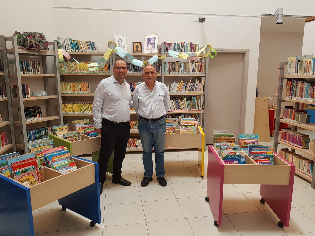 Το Ίδρυμα «Χριστίνα Α. Αποστόλου» προσφέρει βιβλία | Infokids.com.cy