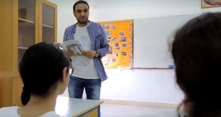 Ένας δάσκαλος που όλα τα παιδιά θα ήθελαν να έχουν στην τάξη τους ...