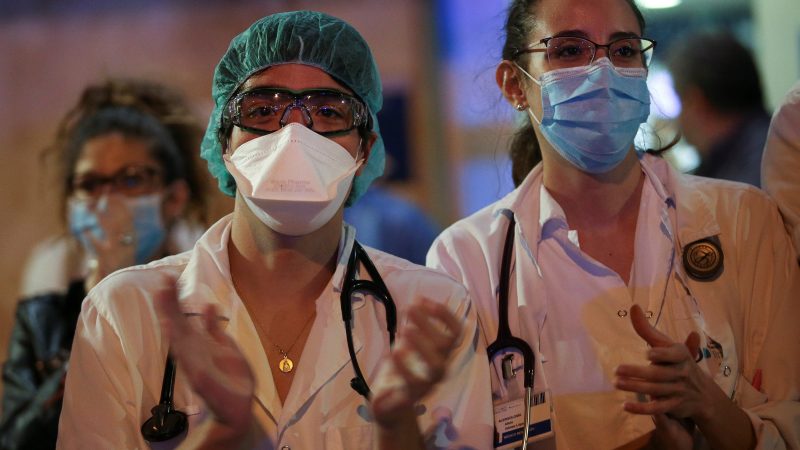 Πάφος: Γιατρός και νοσοκόμα ζευγάρι στη ζωή νίκησαν τον κορωνοϊό