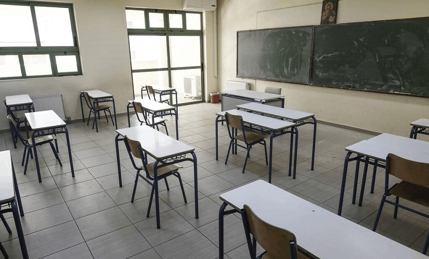 Επιστρέφουν στις σχολικές αίθουσες οι τελειόφοιτοι μαθητές μετά από δύο ...