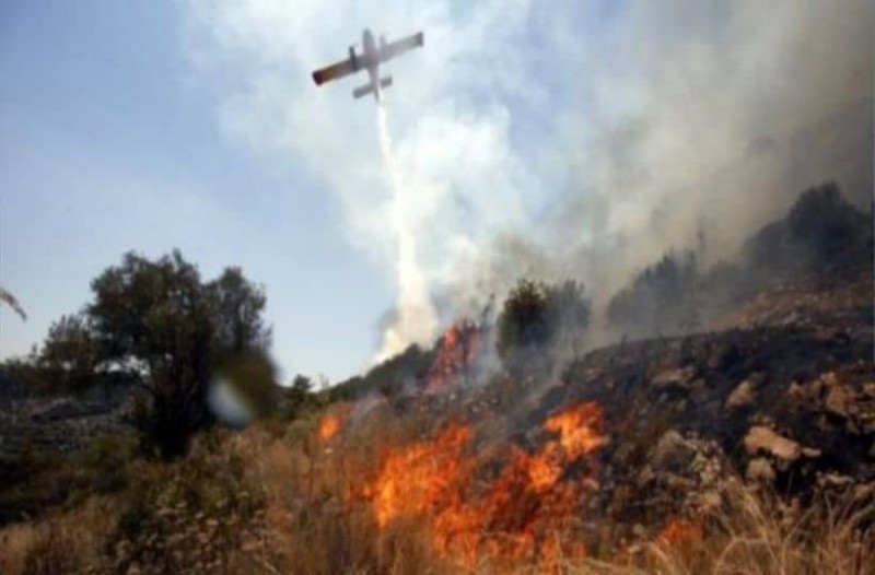 Μεγάλη φωτιά - Εκκενώνεται το χωριό Πραστειό Αυδήμου