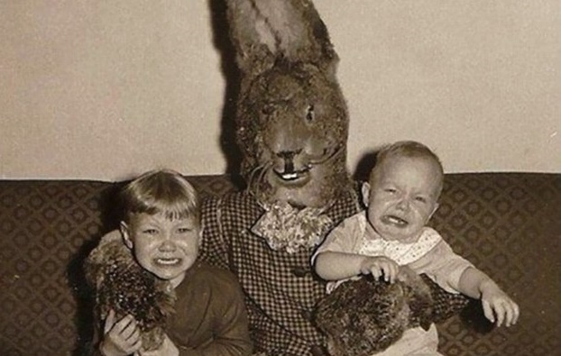 10 φορές που ο Easter Bunny είναι σκέτη ταινία θρίλερ!