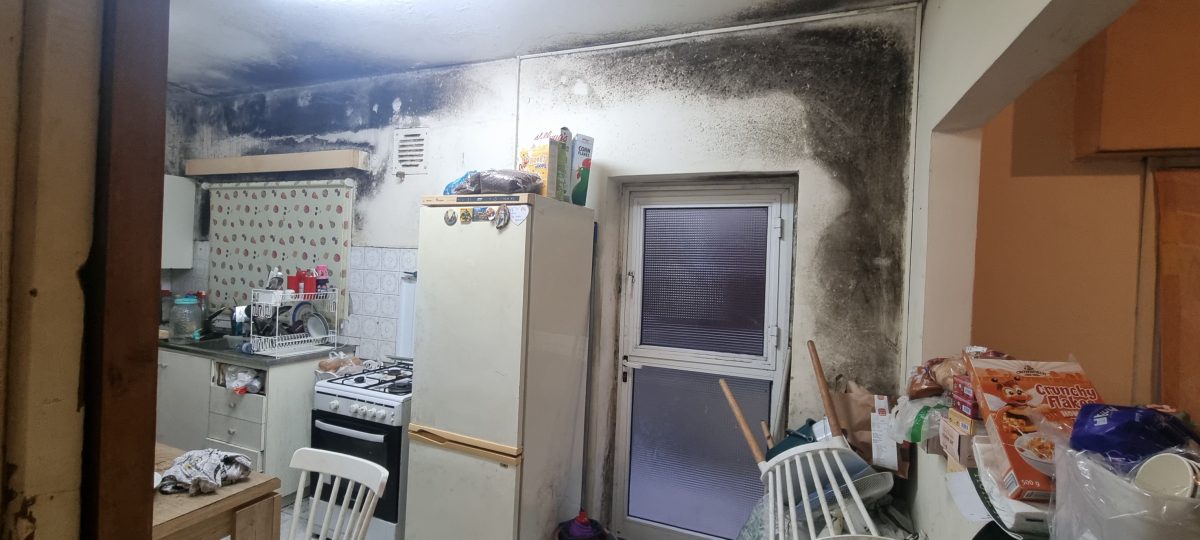 Μαμά 2 παιδιών και η γιαγιά τους ζουν σε άθλιες συνθήκες